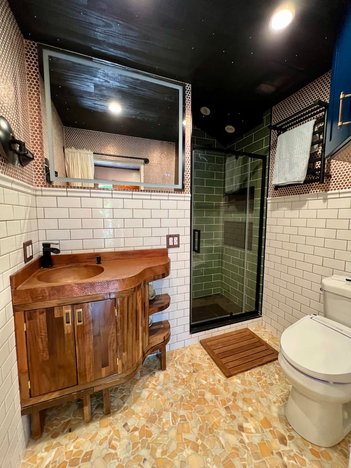 Stylish Westside Studio - Santa Cruz, CA