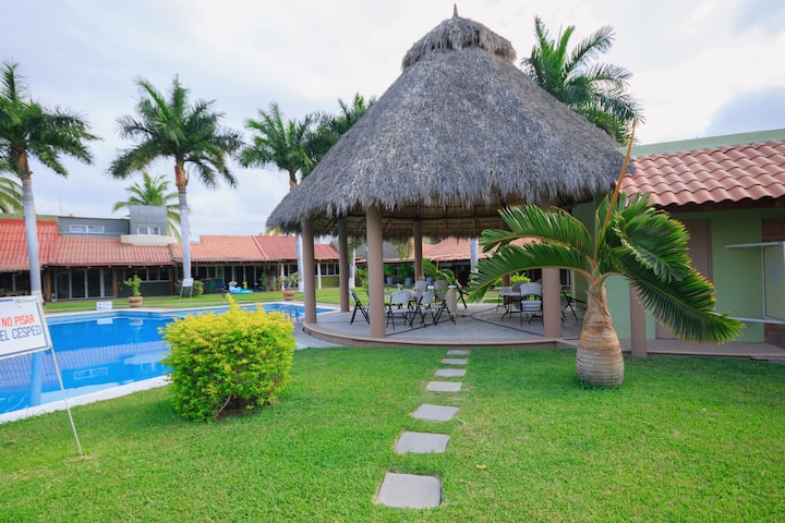 Villa Familiar Con Alberca A Pasos Playa Azul - Manzanillo
