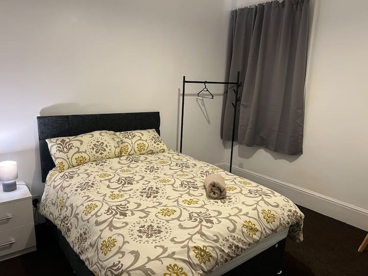 Room In Wolverhampton - Wolverhampton