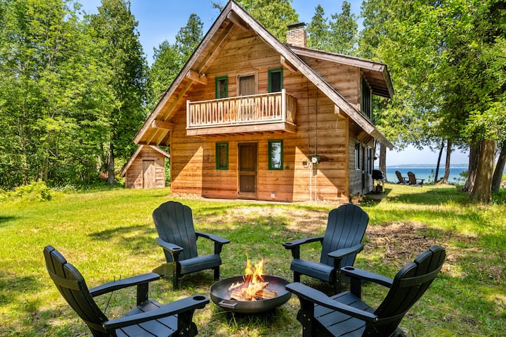 Lakeside Cottage On The Bluff - Door County, WI