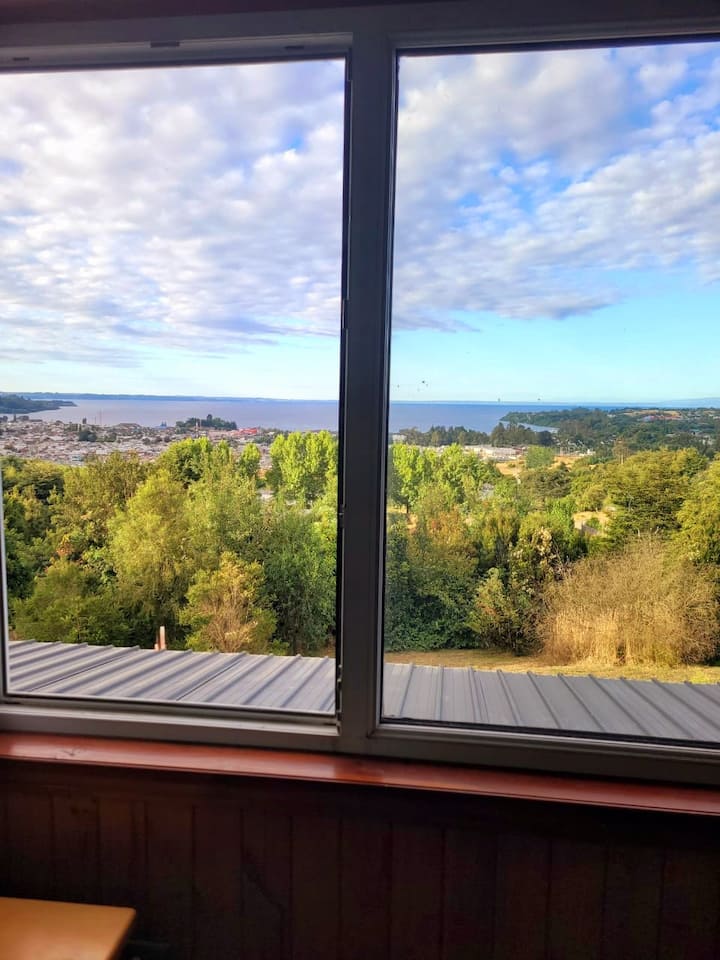 Amplia Casa Con Vista Panorámica A Lago Y Volcanes - Puerto Varas