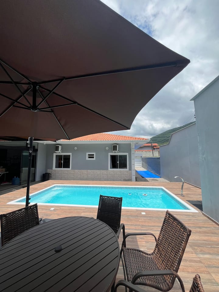 Casa Com Piscina Perto Da Praia – Praia De Fora - Palhoça