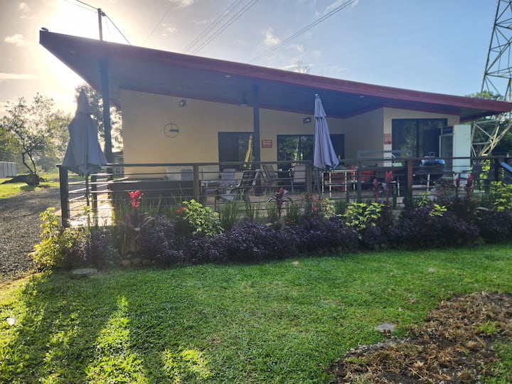 Chill, Relax & Enjoy In A 11 Bed 5 Washroom House - Costa Rica