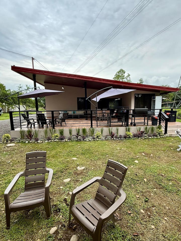 Chill, Relax & Enjoy In A 11 Bed 5 Washroom House - Costa Rica