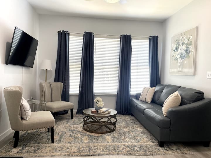 Newly Renovated 2br 1ba Cottage Near Downtown - New Iberia, LA