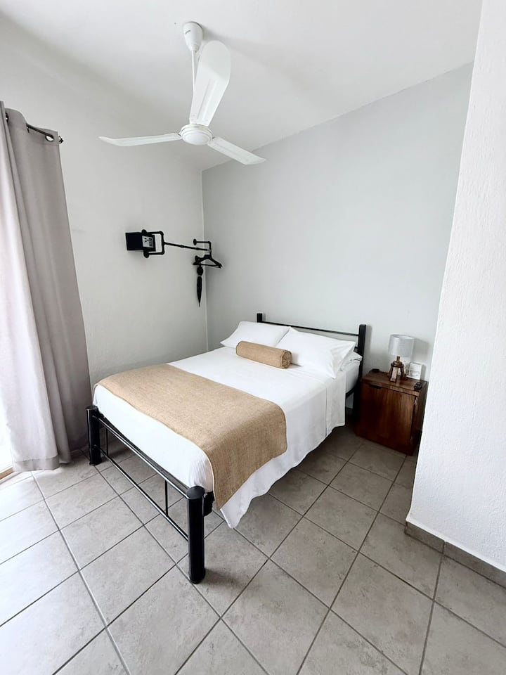 Equipado Estudio Con Balcón ¡Camina A La Playa! - Puerto Vallarta