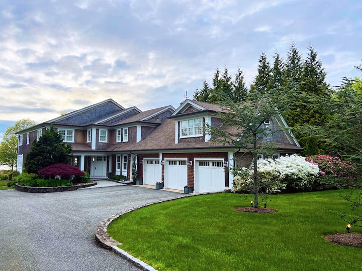 Bristol Beach House - 6 Bd - 6 Ba. Private Beach! - Rhode Island