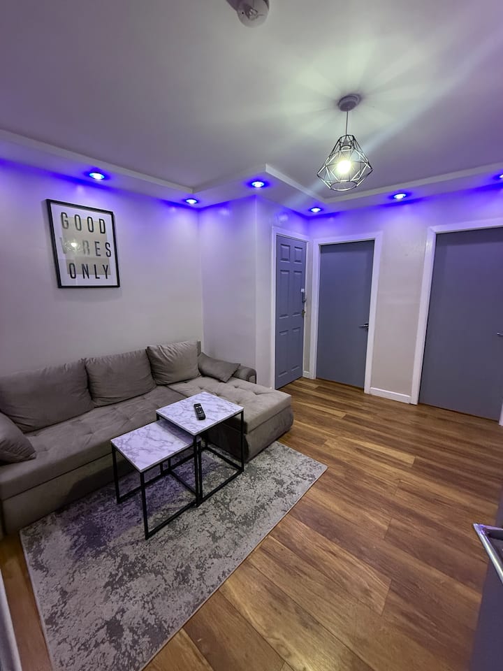 Luxury Apartment In Bolton Town - Bolton