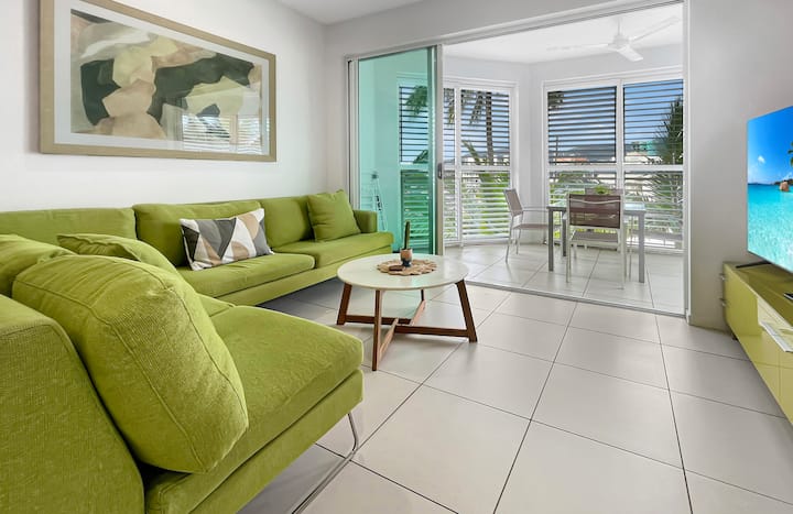 Good Vibes On Lake — Relaxed Tropical Living - Cairns