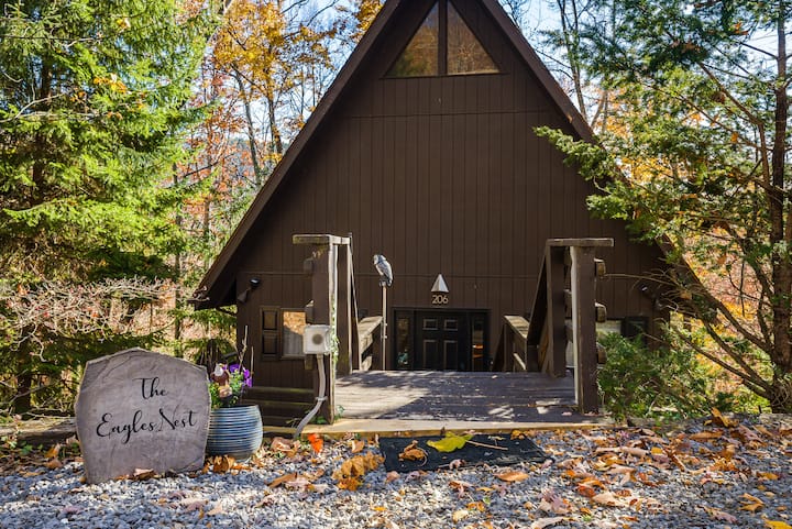 The Eagles Nest Captain’s Cabin W/ Ev Charger - 