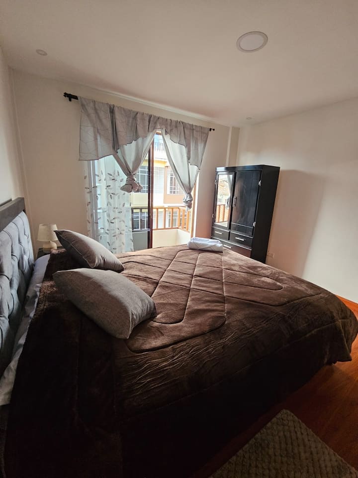 Hermoso Y Cómodo Apartamento En Pleno Centro - Cuenca