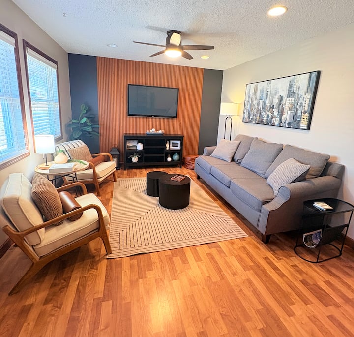 Come Visit Our Modern Nest - Sioux Falls, SD