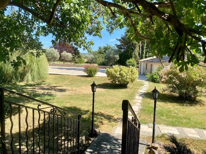 Villa Familiale Avec Studio, Piscine – Villecroze - Aups