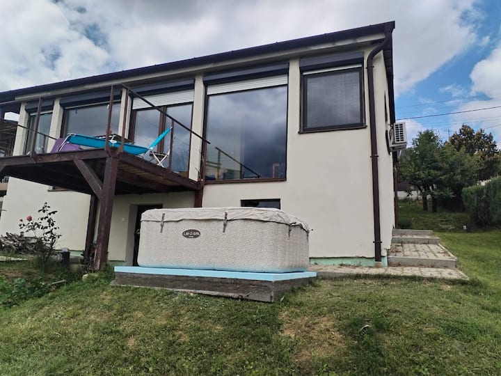 Forestnest+ Jakuzzi, 20 Min.from Bp Center - Hungary