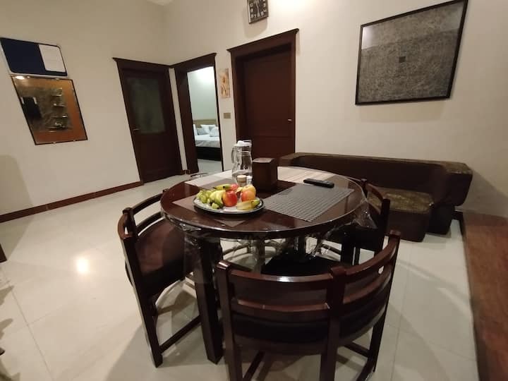 Cozy Living At Prime Location - Lahore