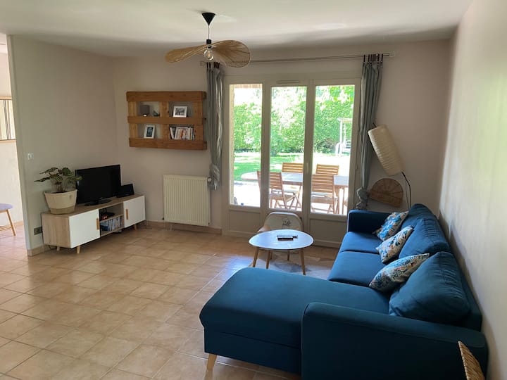 Maison Plain-pied Verdoyante Et Sécurisée - Beaujolais