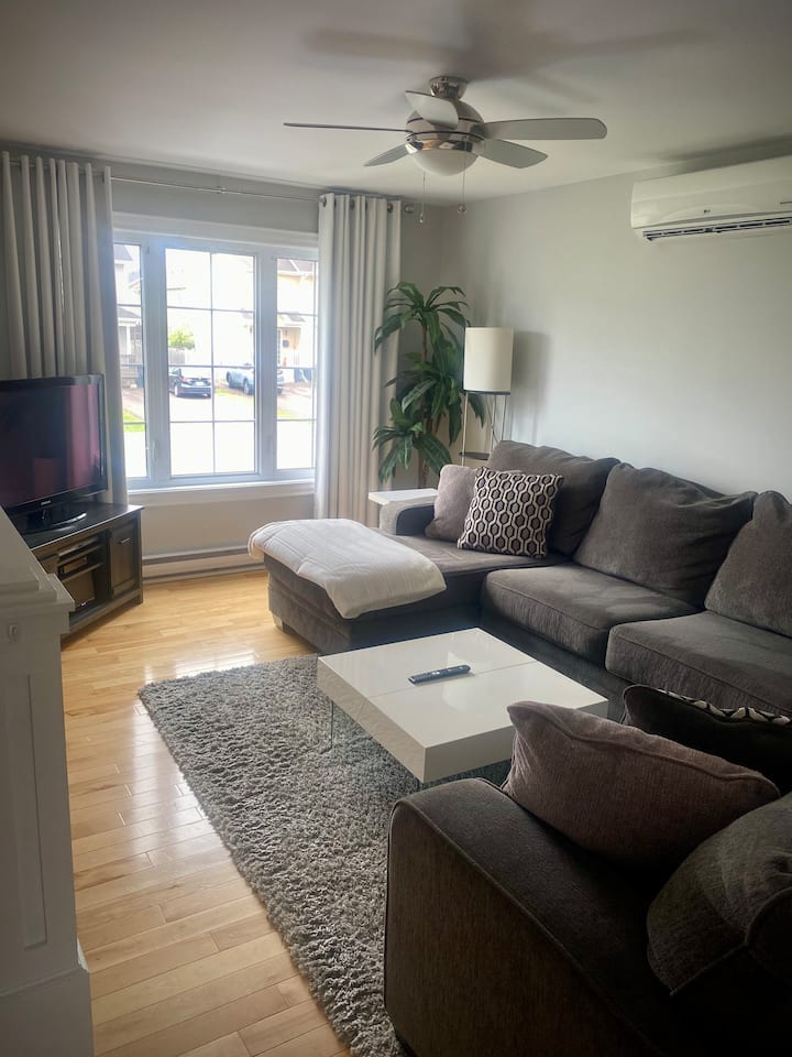 Charming Duplex In Quiet Area - Moncton
