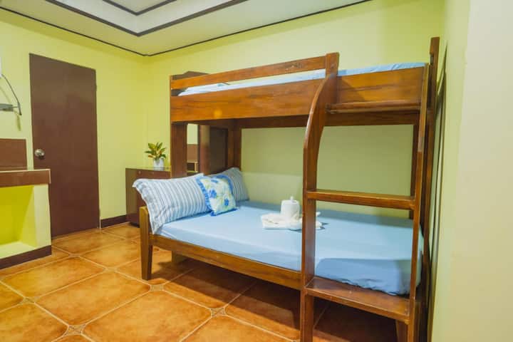 Island Haven For 20! - Coron