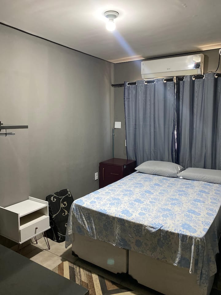 Quarto Privativo No Centro. - Balsas