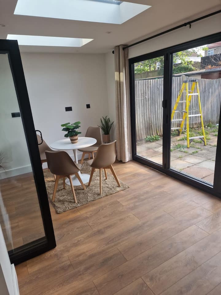 Spacious 3 Bed House - Ruislip
