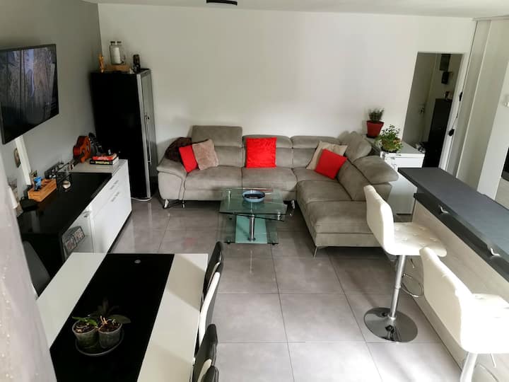 Appartement 70m Avec Terrasse - Miramas