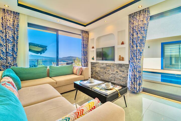 Muhteşem Deniz Manzaralı Açık Ve Kapalı Havuz - Kalkan