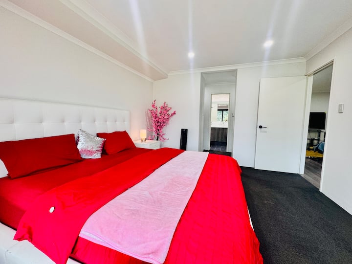 Modern King Suite Swan Valley - Perth