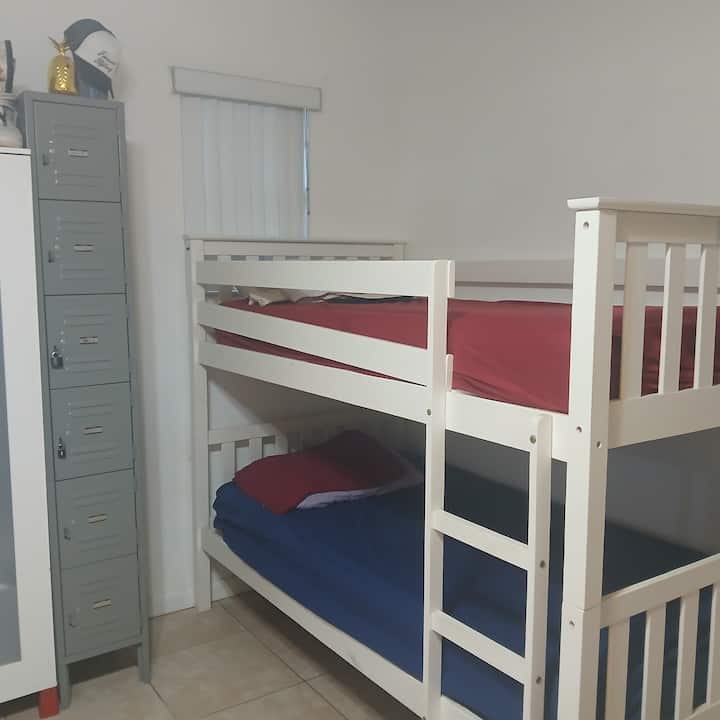 Shared House In Little Habana. - Miami