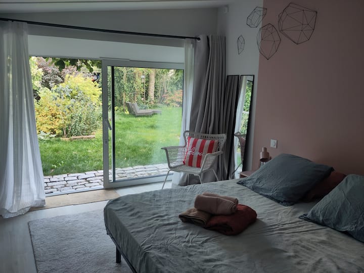 La Chambre Rose / Parking / Tram - Lingolsheim