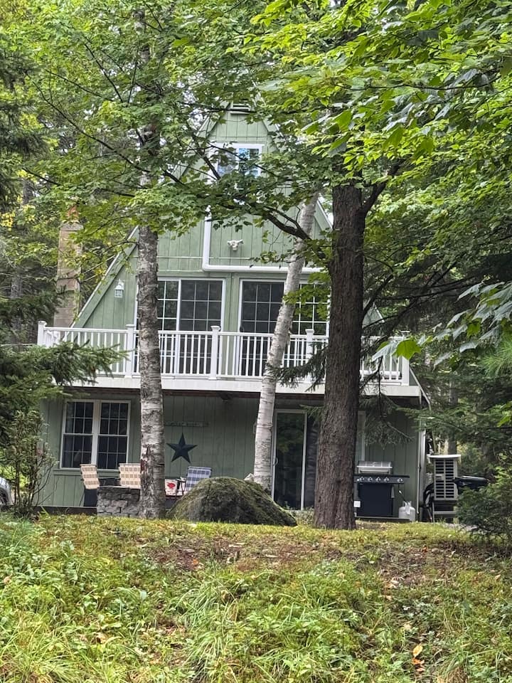 Cozy Cabin, Woods, Skiing, Family Friendly,
Lake! - New Hampshire