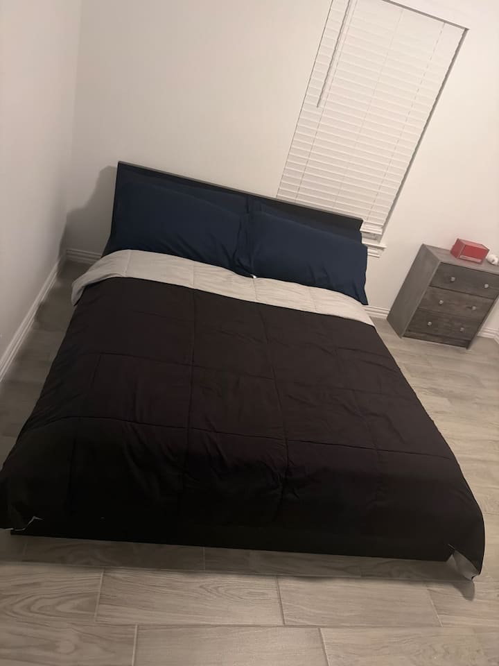 Clean Room And Quiet Area - Rockwall, TX
