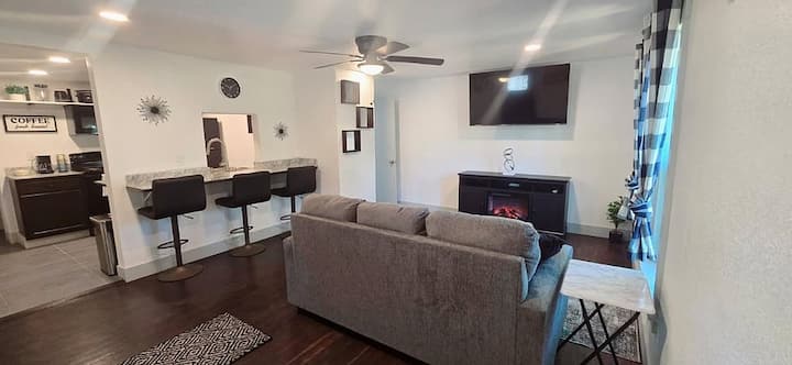 Home In Historic Downtown Close To Amenities-mtr - Oroville, CA