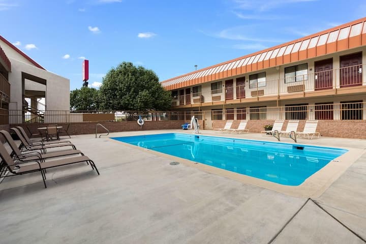 Revitalizing Retreat For Families - 2 Units - Gallup, NM