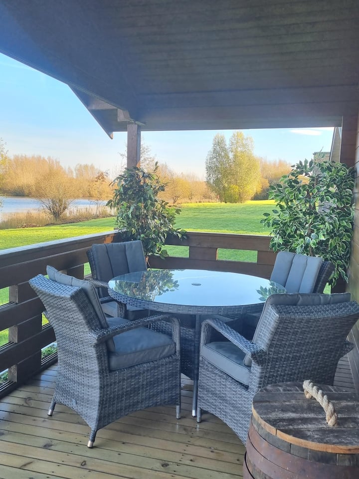 9am-4pm Meeting Space_work By Lake_no Overnight - Wiltshire