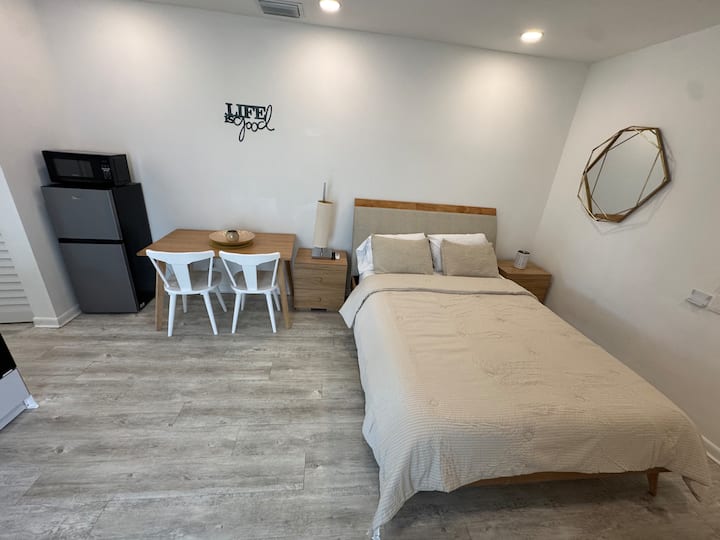 Central Location - Cutler Bay