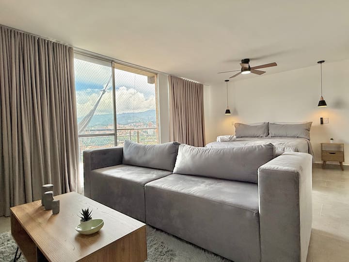 Stunning View, Hammock Balcony, Fast 500 Mb Speed - Medellin, Antioquia, Colombia