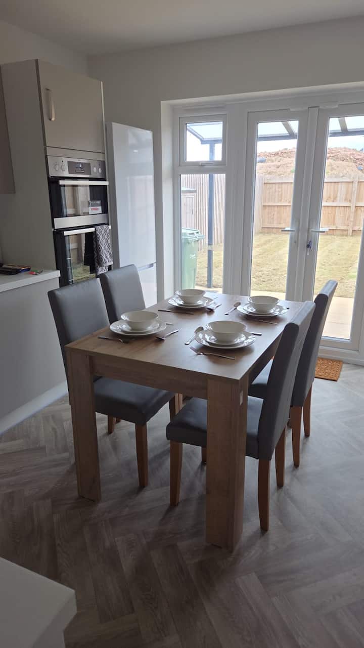 3 Bedroom 2 Bathroom - Warrington