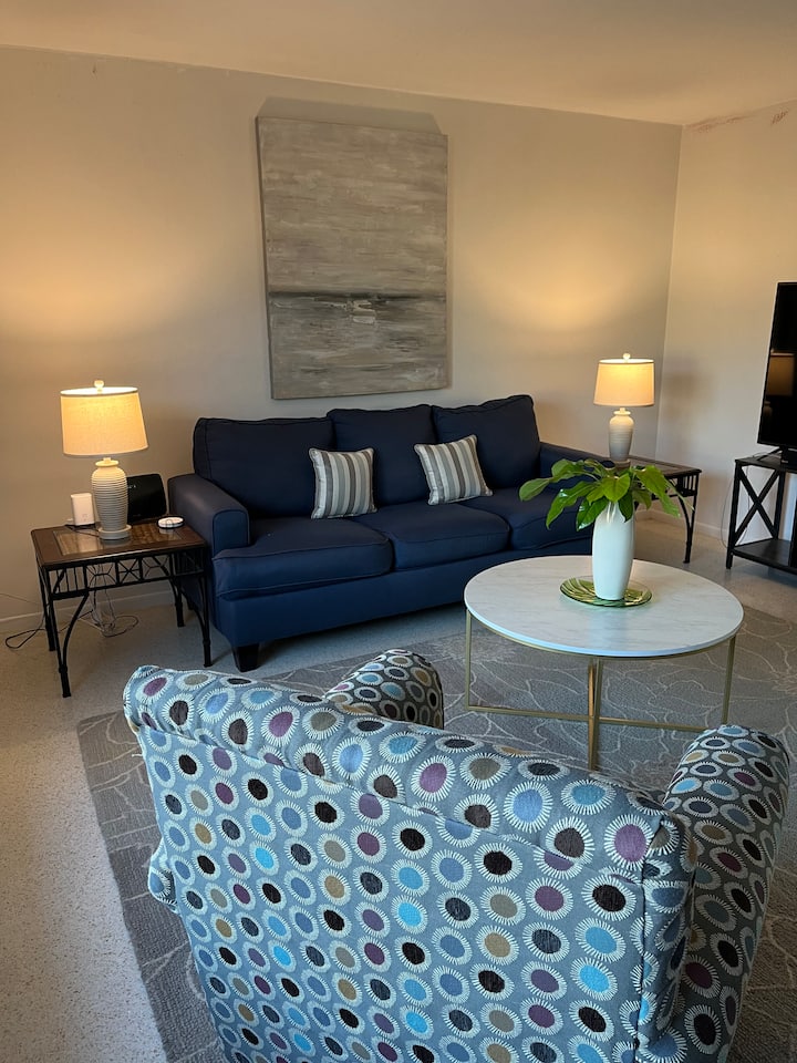 2/2 Stylish Golf Side Home By The Beach! - Venice, FL