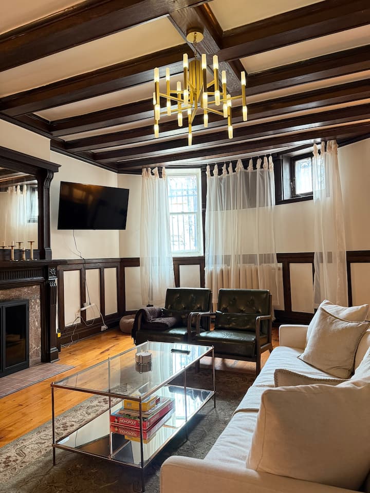 Authentic Spacious 1bdr In Downtown Montreal - Montreal