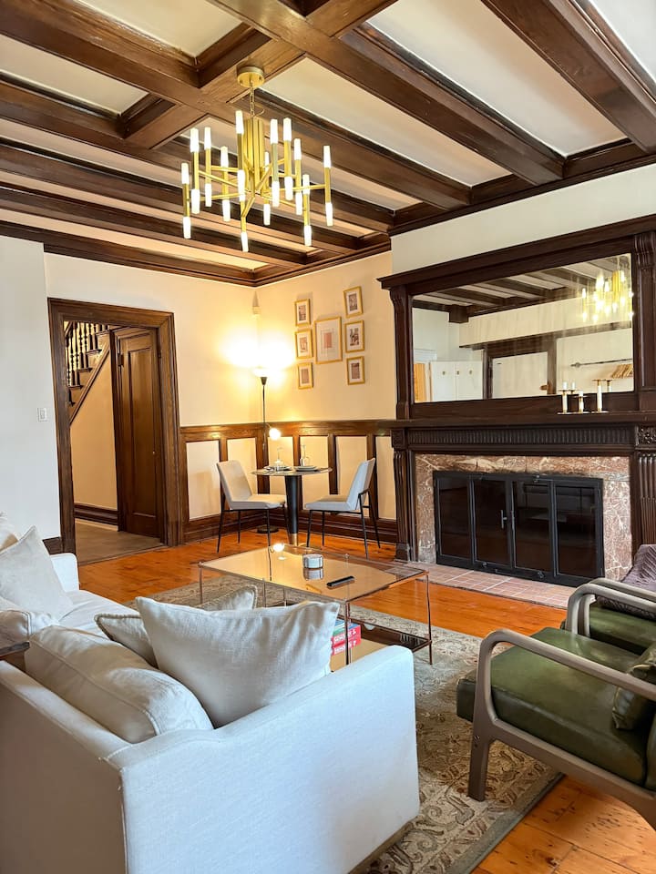 Authentic Spacious 1bdr In Downtown Montreal - Montreal