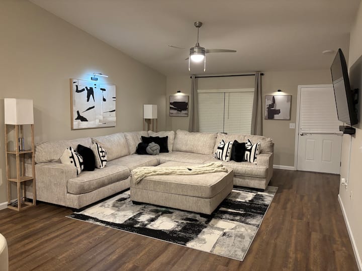 Luxury Hideout! - Greenwood, IN