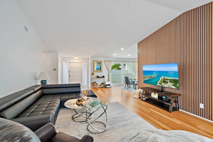 Tropical Sarasota-heated Pool, Massage Chair, Golf - Lakewood Ranch, FL