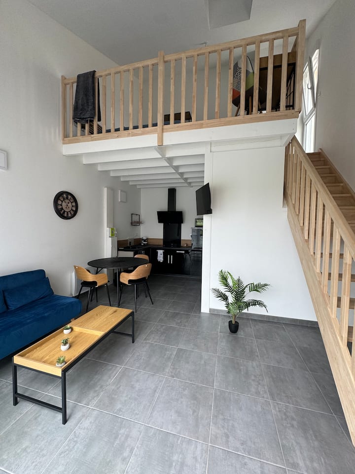 Nathôme 2 
F2, Parking Privé & Gratuit 
Alençon - Alençon