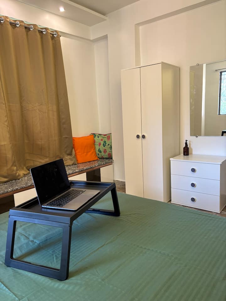 Climb To Comfort Off Carter Rd! - Mumbai