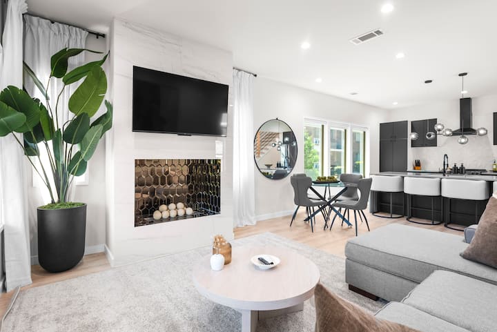 Lux Modern Home Downtown Atlanta /Gwcc, Mb Stadium - Atlanta, GA