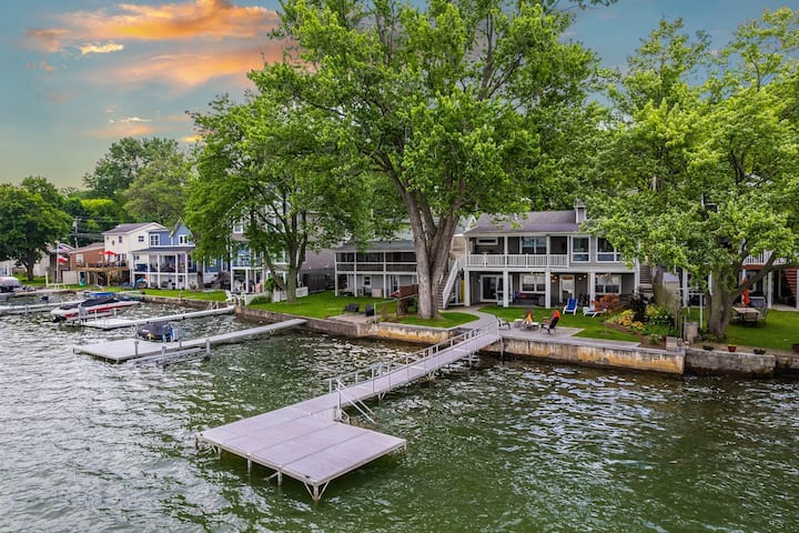 Relax By The Lake| Dock Access & Waterfront Views - Finger Lakes, NY