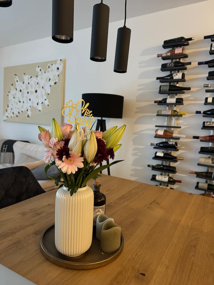 Wohnung Neu + Möbliert, 2 Gärten - Oberhaching