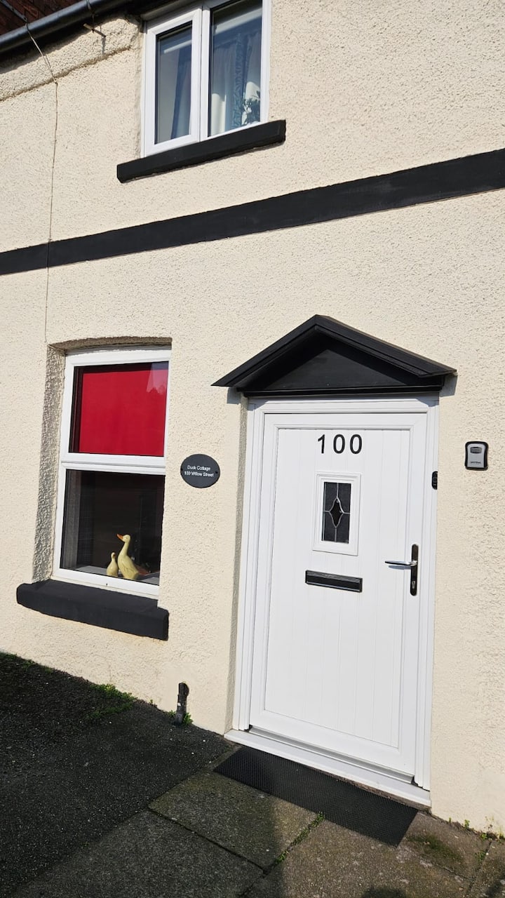 Cosy, Quirky Cottage - Oswestry