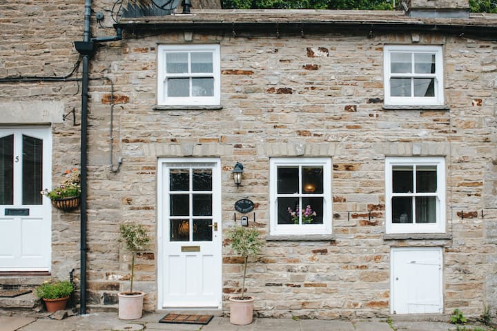 The Old Fire Station - Cosy Cottage In Leyburn - Leyburn