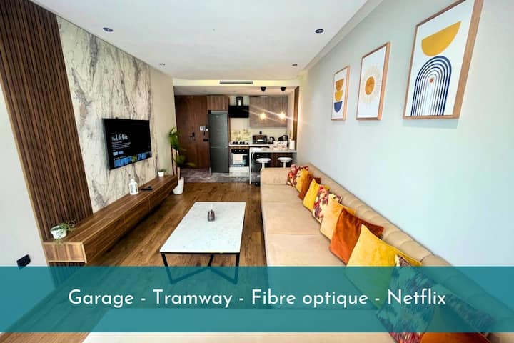 Superb Lhp 32 - Tramway & Parking - Casablanca, Marokko